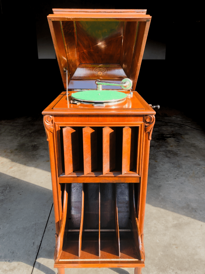 Columbia Grafonola "Mignonette" Walnut/Mahogany Phonograph • Maison Robert